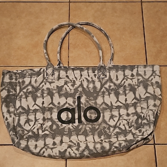ALO Yoga | Bags | Alo Yoga Gray Tiedye Womens Bag | Poshmark
